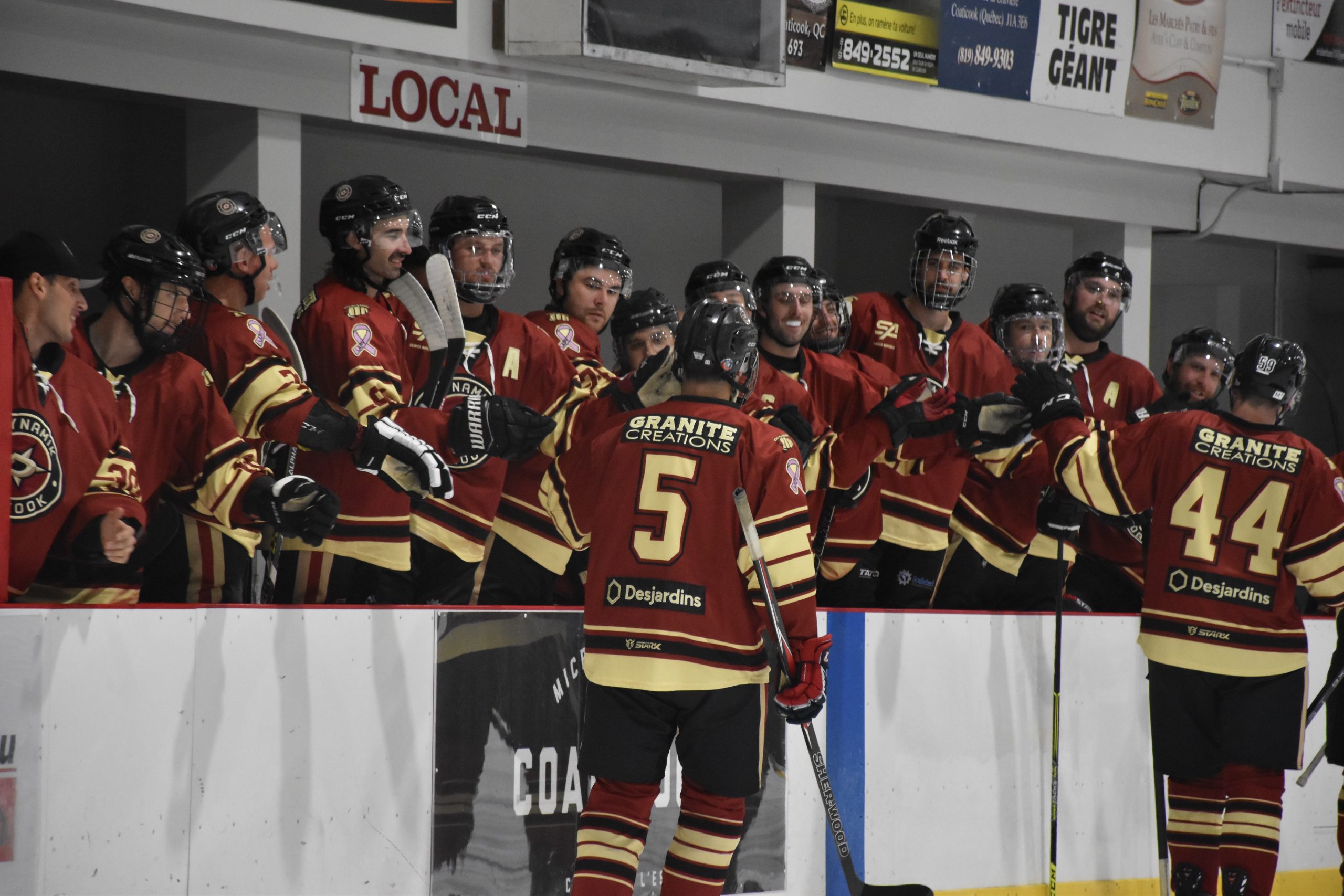 Le Dynamik de Coaticook signe une imposante victoire face à Saint ...